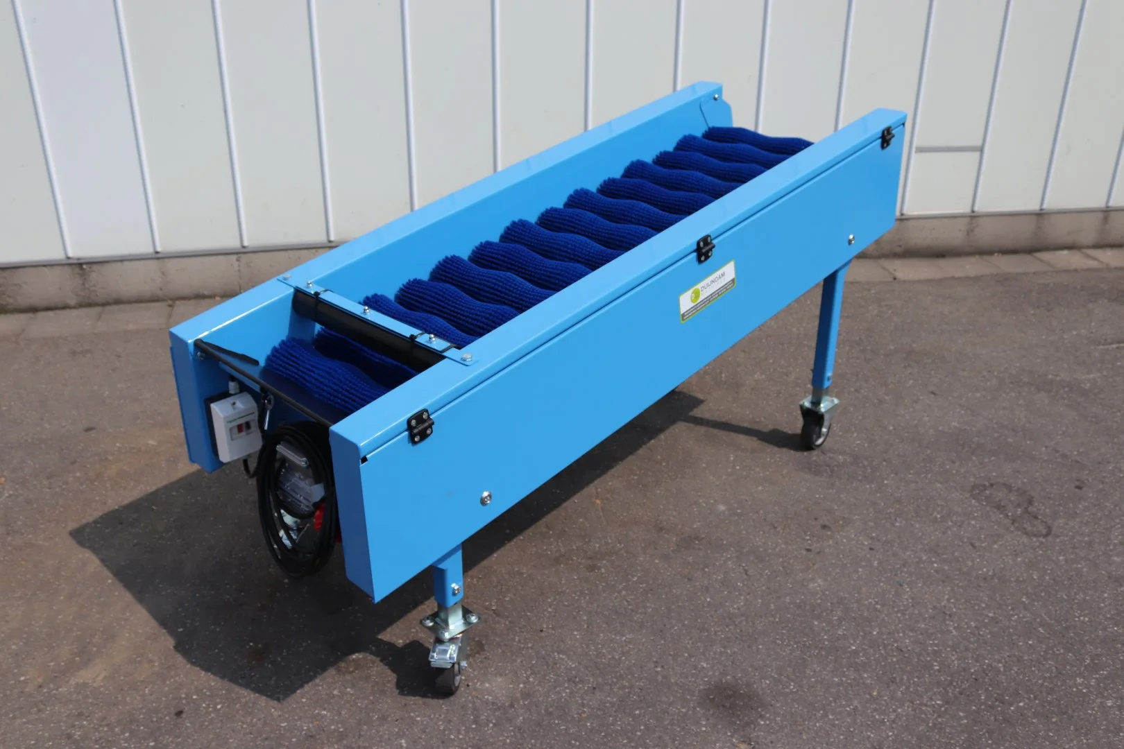 V-55-14R Brushing machine with soft brushes • Duijndam Machines