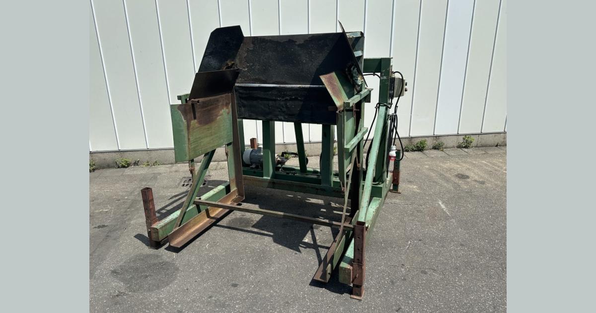 Box tipper for 120 cm max. • Duijndam Machines