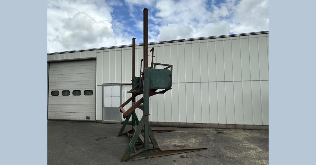 Box tipper mechanical max 170 cm • Duijndam Machines