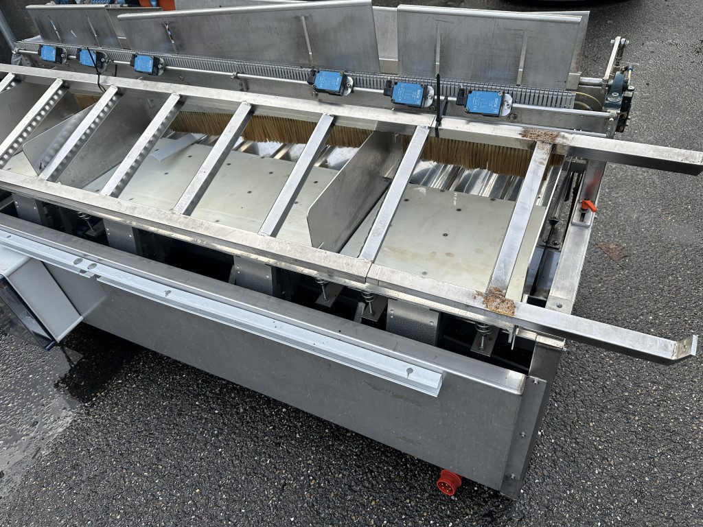 S&B CP 800 / 12 / BP weighing machine with frame and 3 elevators supply ...