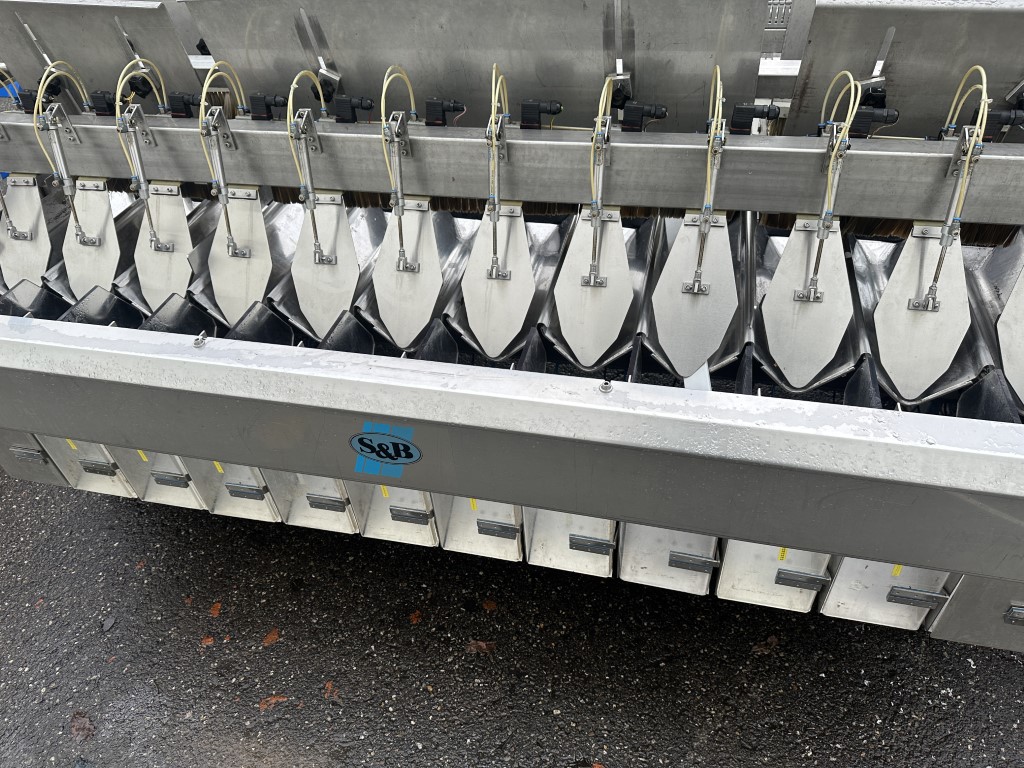 S&B CP 800 / 12 / BP weighing machine with frame and 3 elevators supply ...