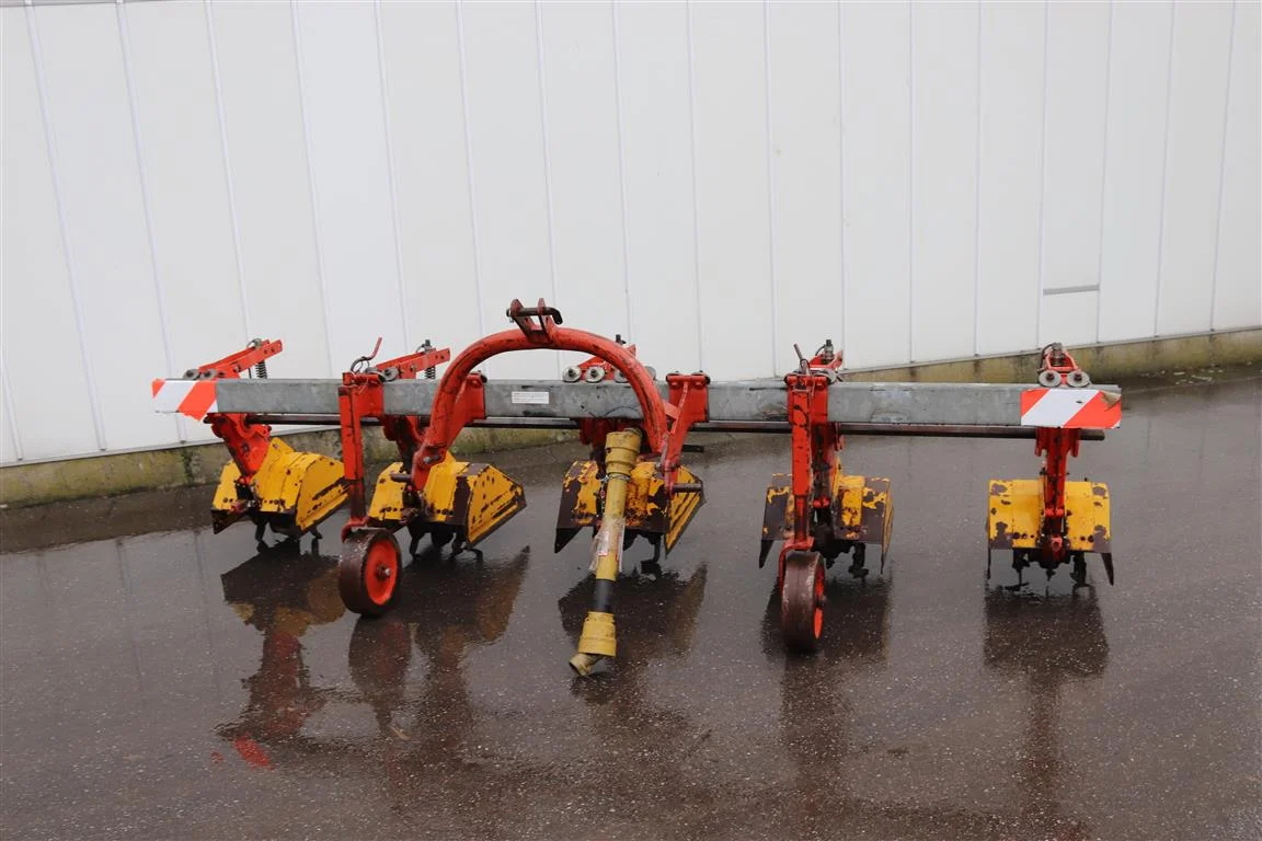Breviglieri inter row rotorvator 4 rows • Duijndam Machines