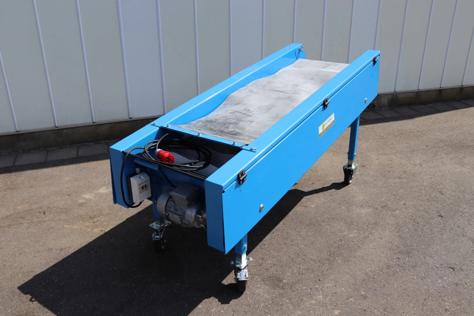 V-55-14R brushing machine • Duijndam Machines