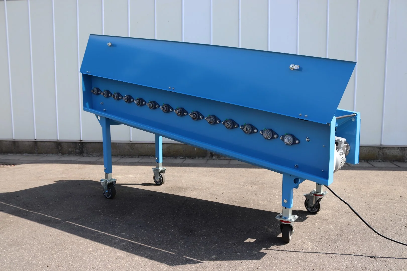 V-55-14R brushing machine • Duijndam Machines