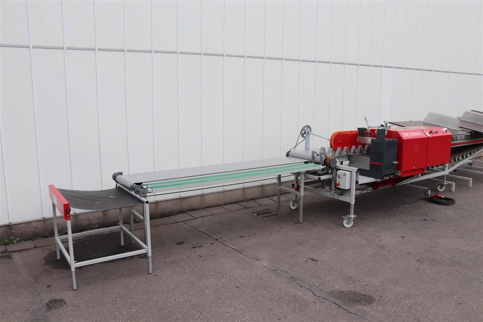 BTM T2100 flower processing machine • Duijndam Machines