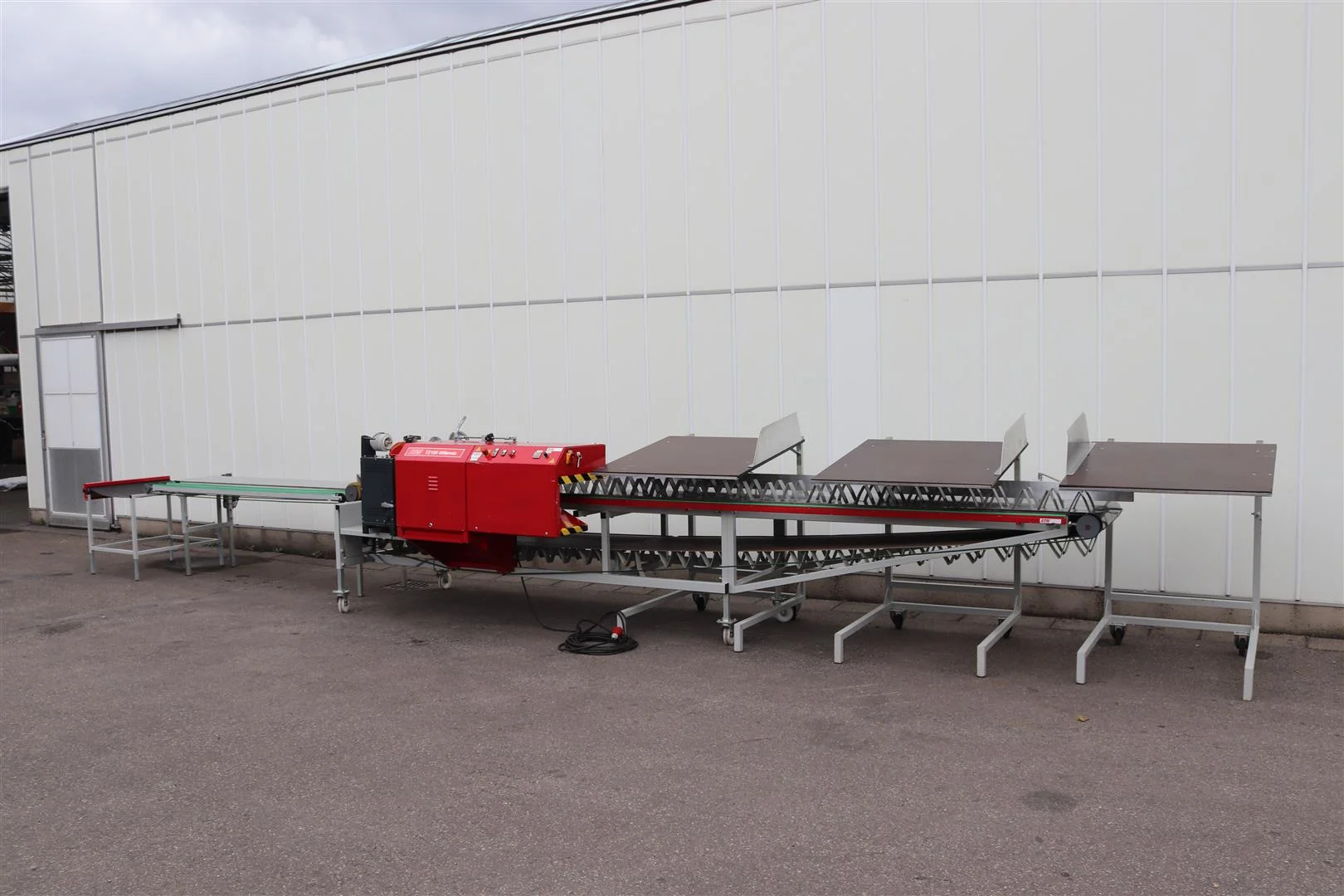 BTM T2100 flower processing machine • Duijndam Machines
