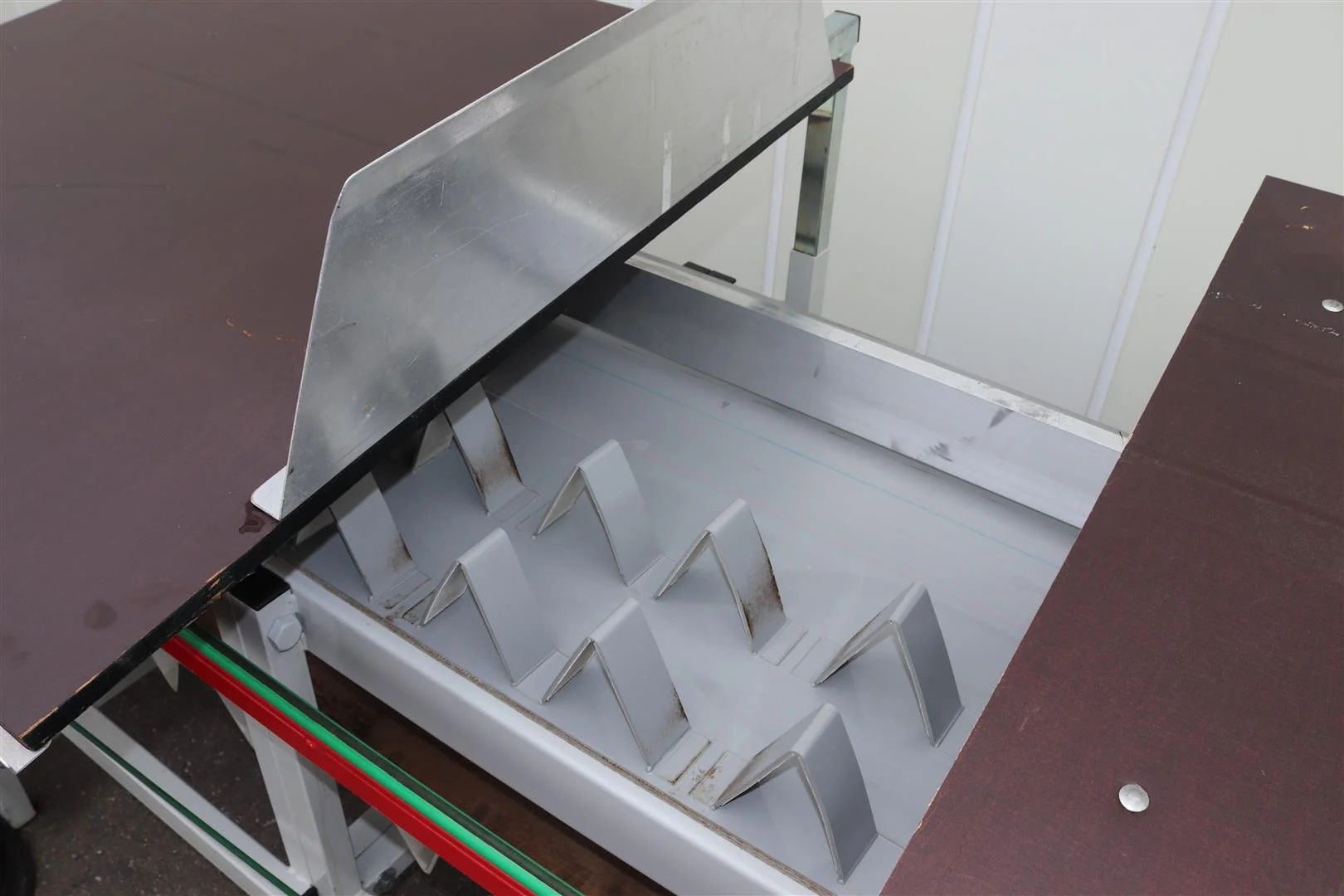 BTM T2100 flower processing machine • Duijndam Machines