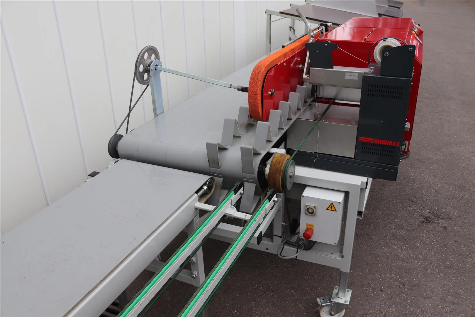 BTM T2100 flower processing machine • Duijndam Machines