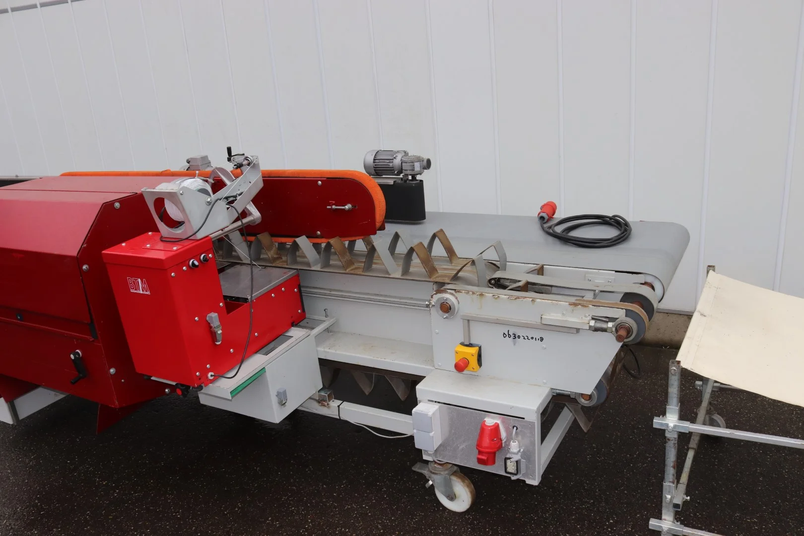 BTM T4000 flower processing machine • Duijndam Machines