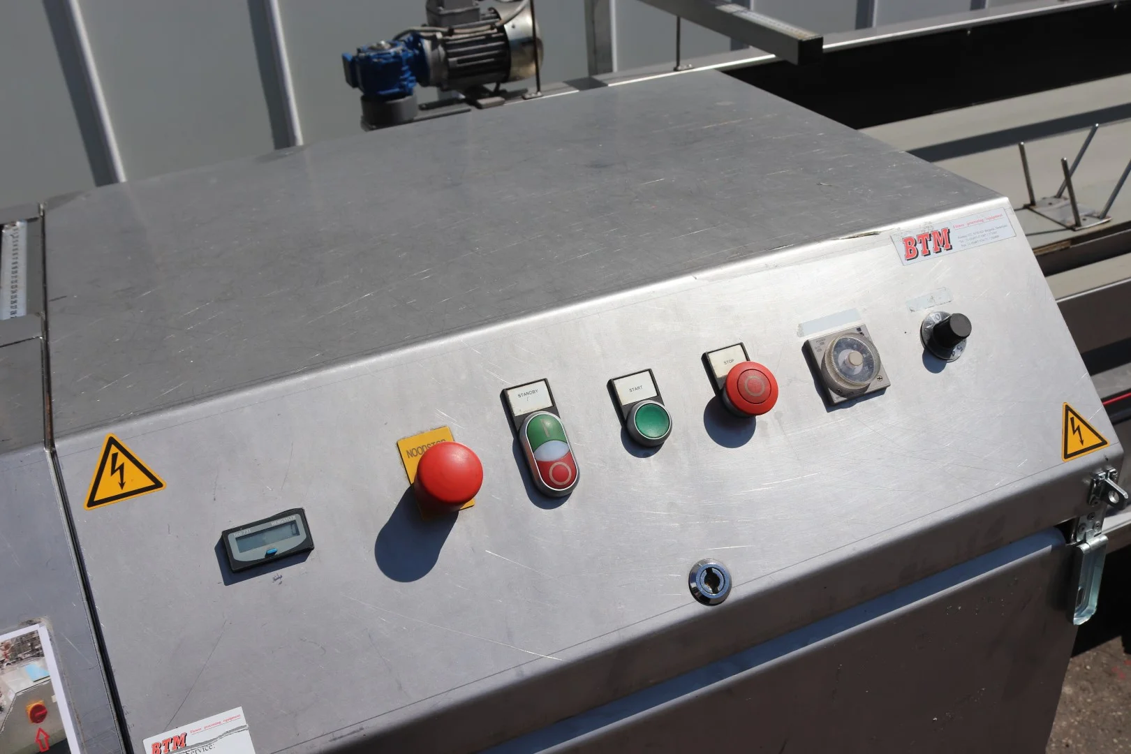 BTM T4100 flower processing machine • Duijndam Machines