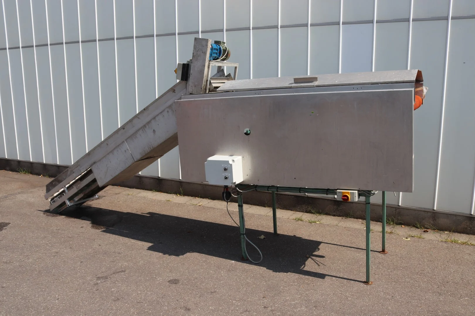 Buitendijk & Slaman (B&S) dryer for tomatoes with aluminium elevator ...