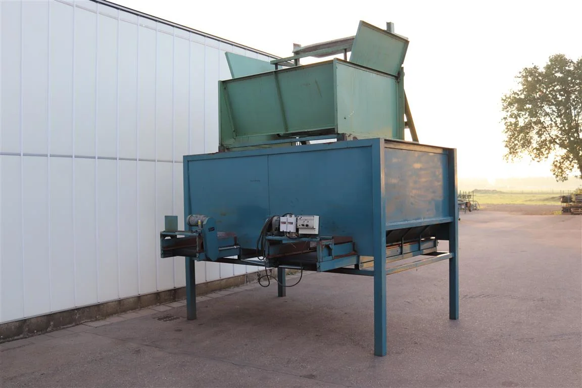 Perfect storage bunker with box tipper • Duijndam Machines