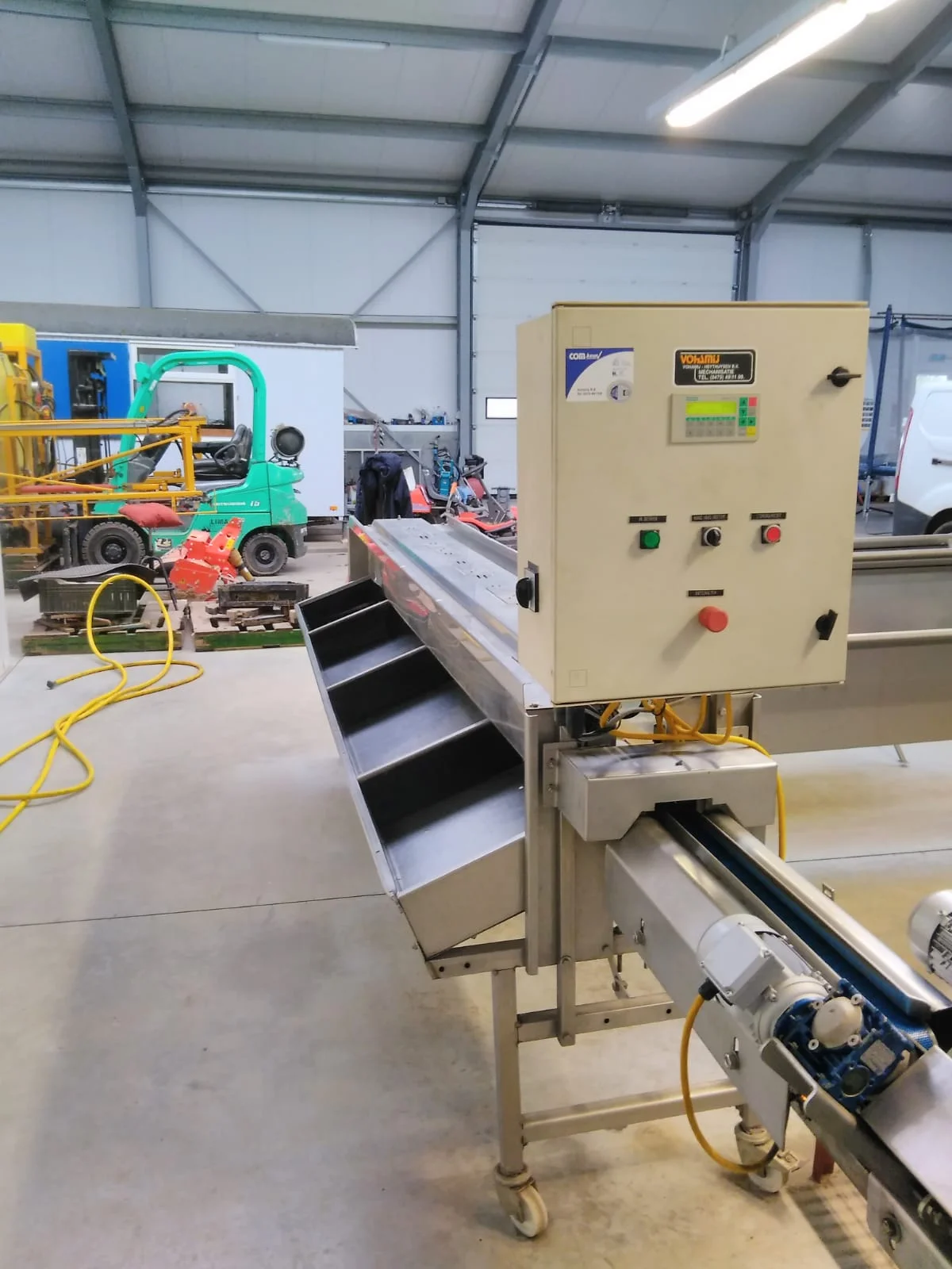 Christiaens semi-automatic grading machine and washer for asparagus ...