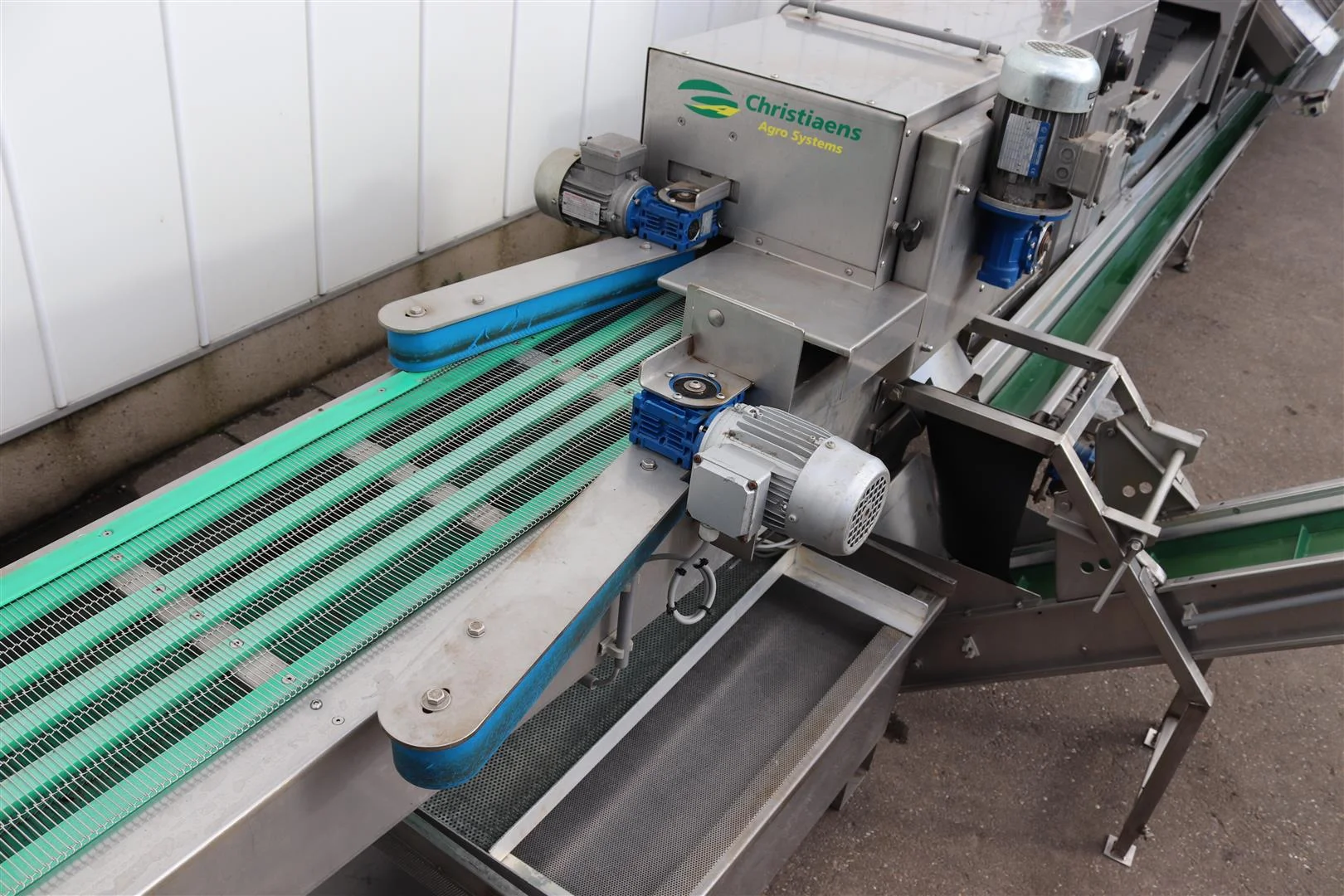 Christiaens Agro Systems fully automatic grading and washing line for ...