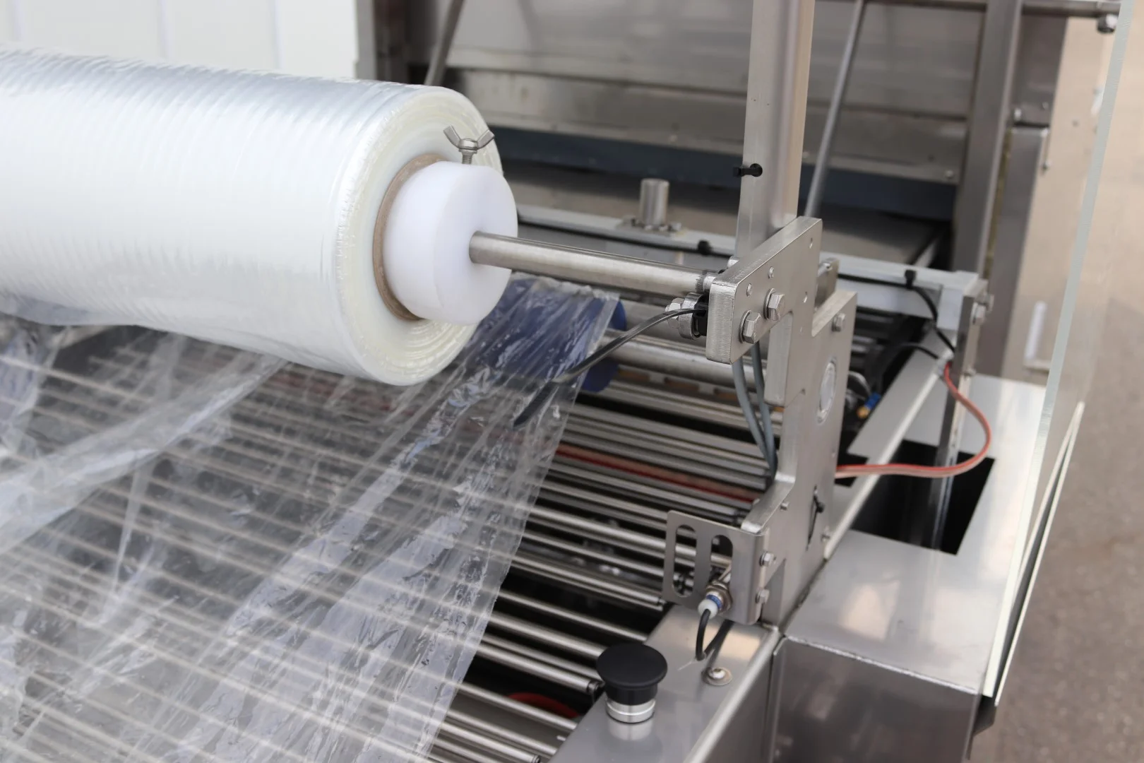 Christiaens CS01S new cucumber sealer shrink wrapper • Duijndam Machines