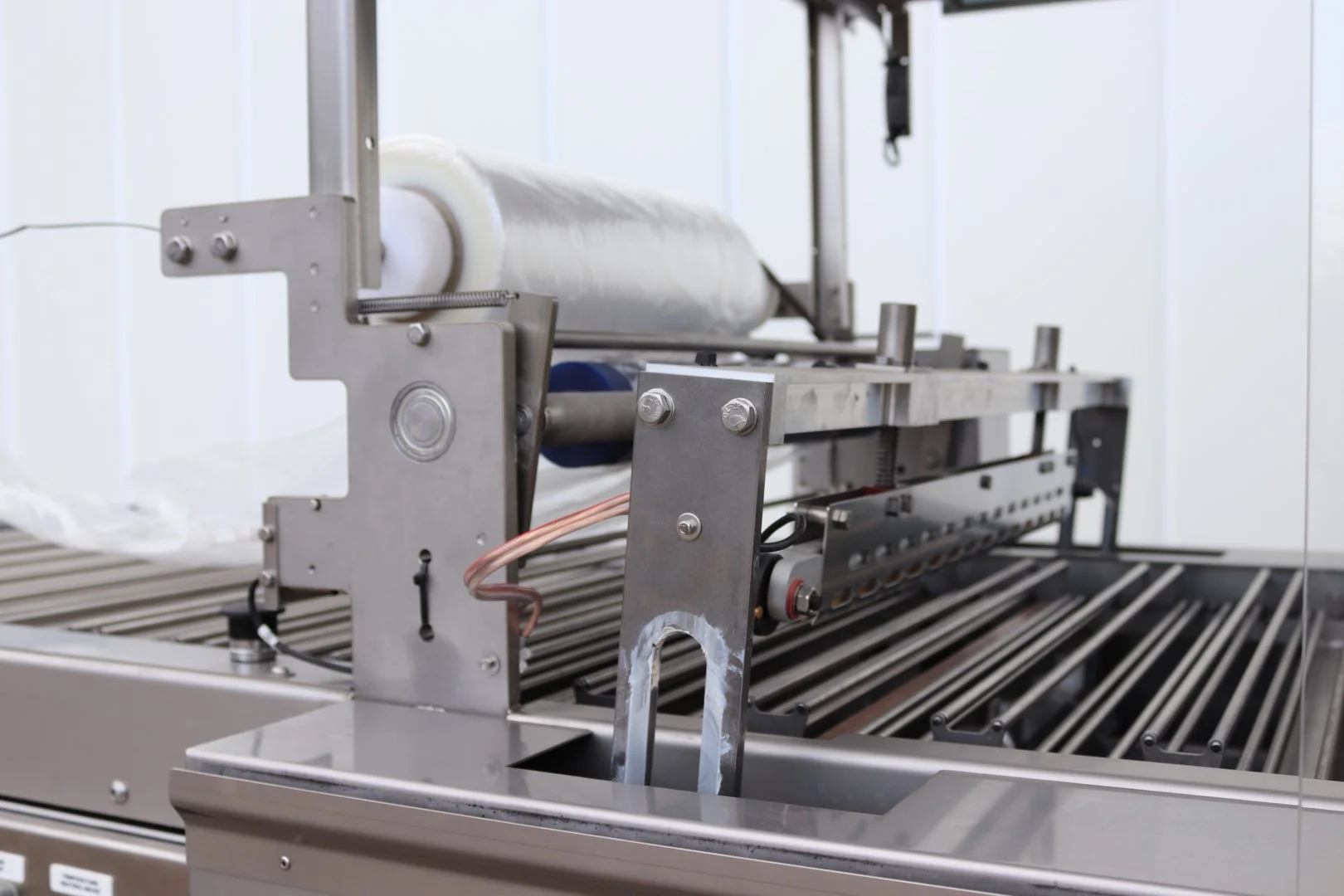 Christiaens CS01S new cucumber sealer shrink wrapper • Duijndam Machines