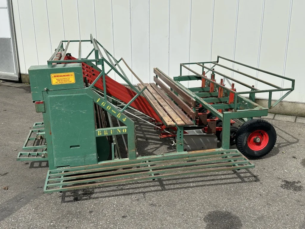 Compact Bruno planting machine transplanter for soilblock 4 rows for ...