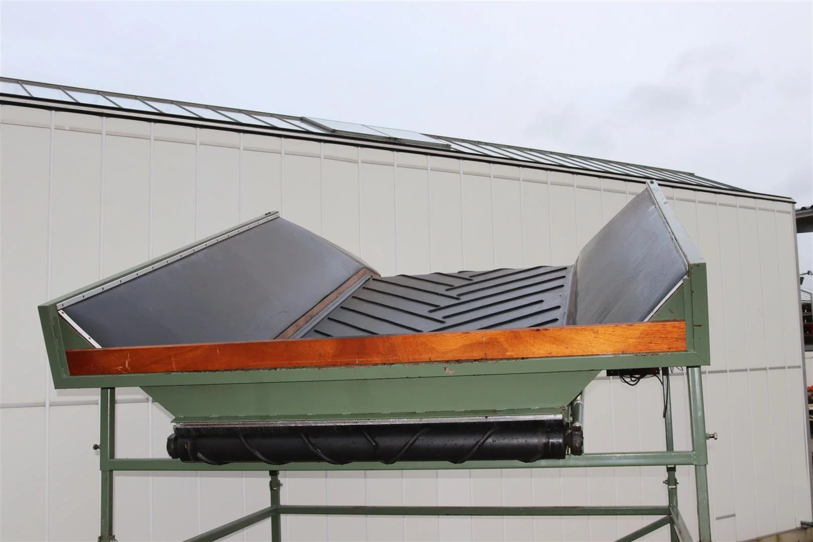 Compas Hopper 325 x 150 cm • Duijndam Machines