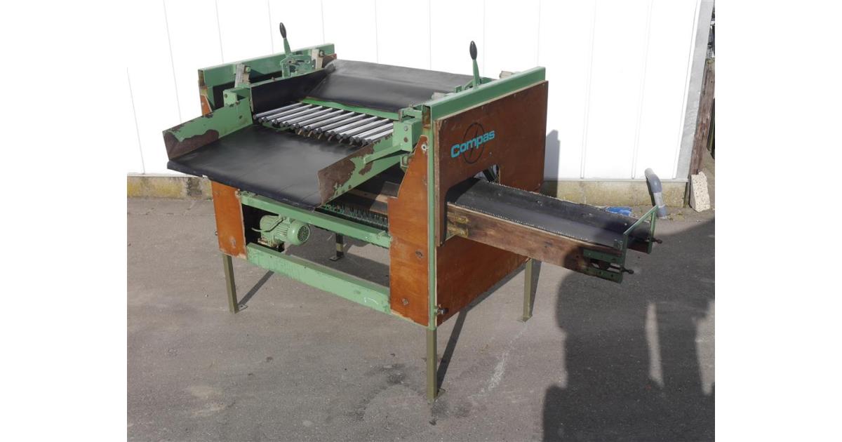 Compas roller grader with conveyor • Duijndam Machines