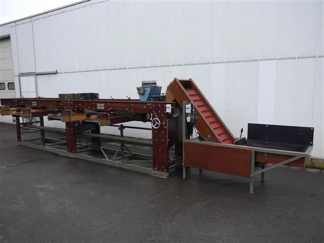 Compas sorting machine with elevator • Duijndam Machines