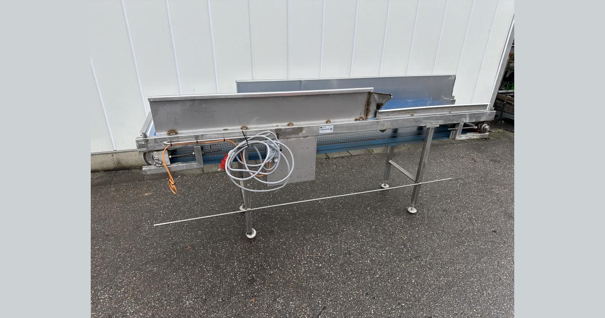 Conveyor Drip-off conveyor belt with holes • Duijndam Machines
