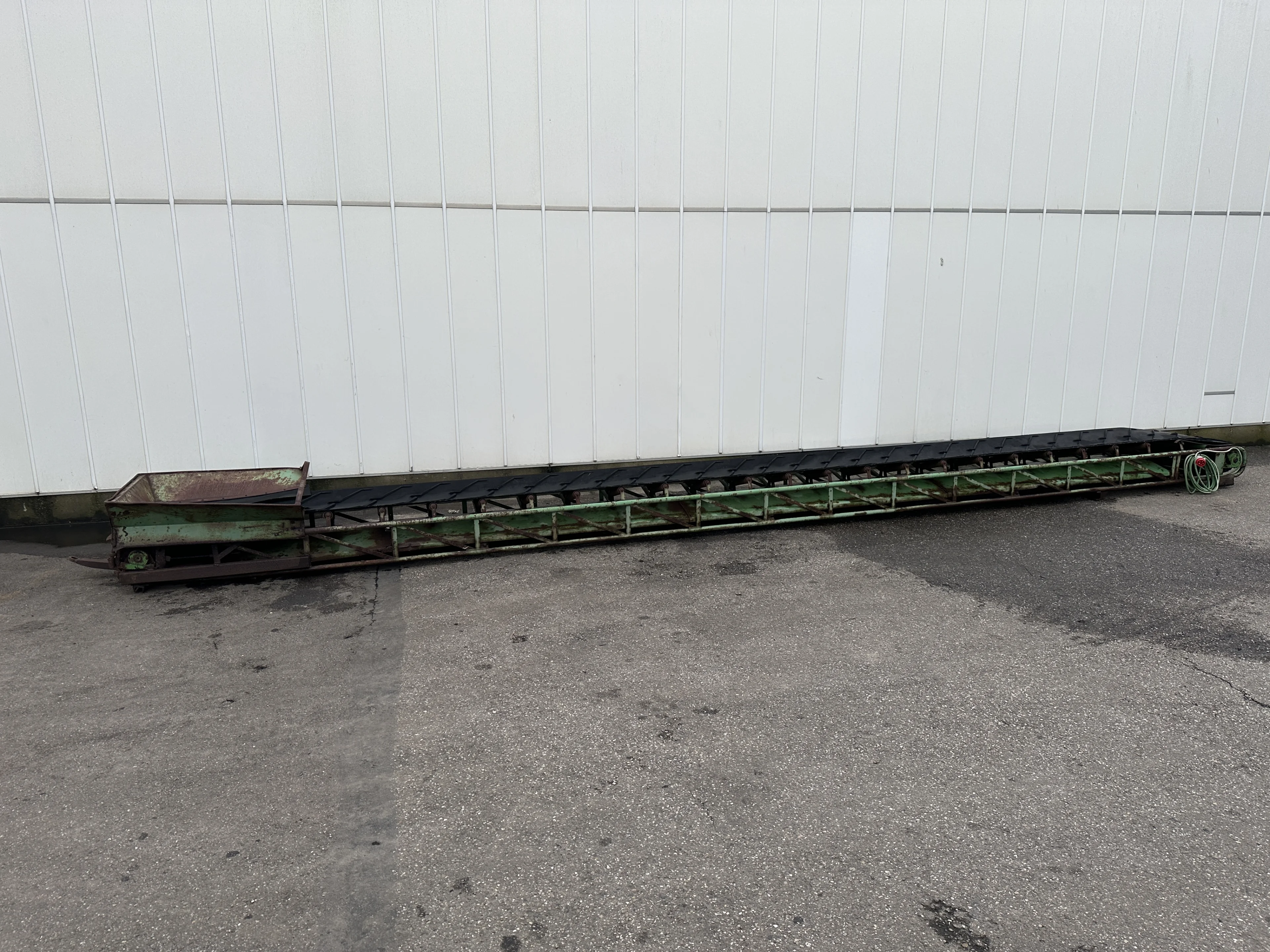 Elevator incline conveyor 825 x 60 cm • Duijndam Machines