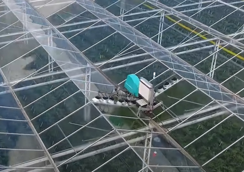 Cox V-PowerWasher greenhouse roof washing machine with aerial platform ...