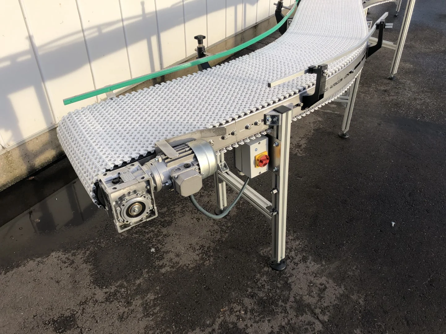 Curved S- conveyor • Duijndam Machines