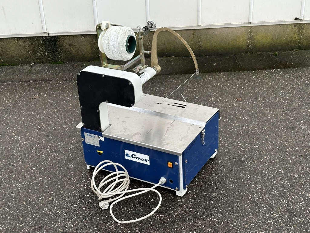 Cyklop AXRO binding machine • Duijndam Machines