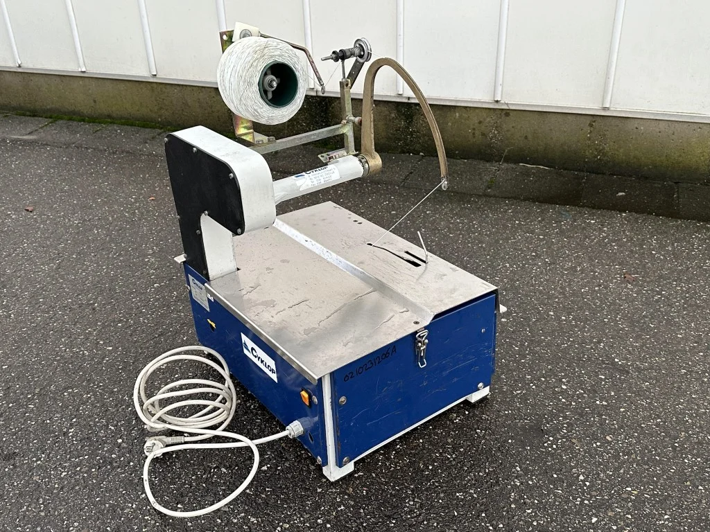 Cyklop AXRO binding machine • Duijndam Machines