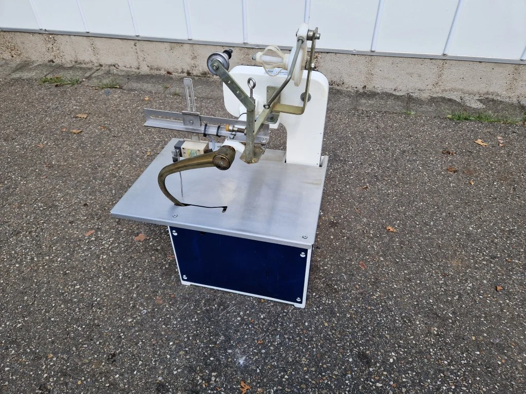 Cyklop EMT binding machine • Duijndam Machines