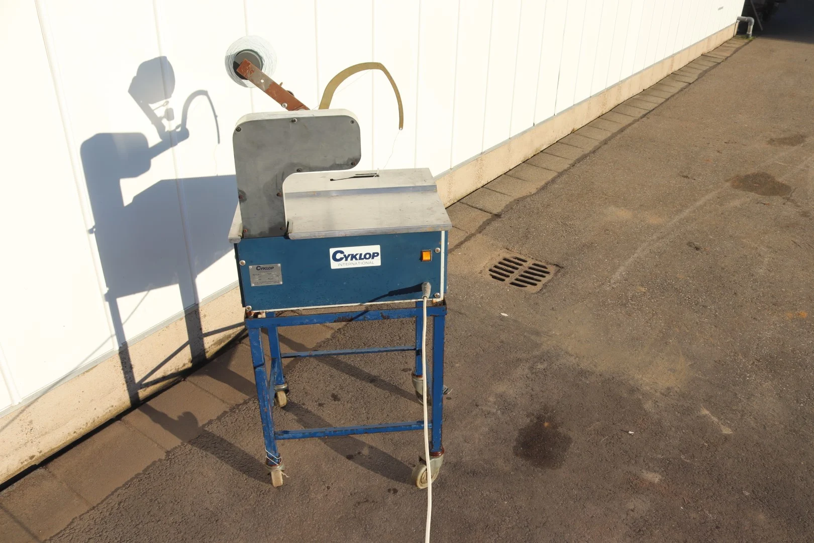 Cyklop EM-16 binding machine • Duijndam Machines