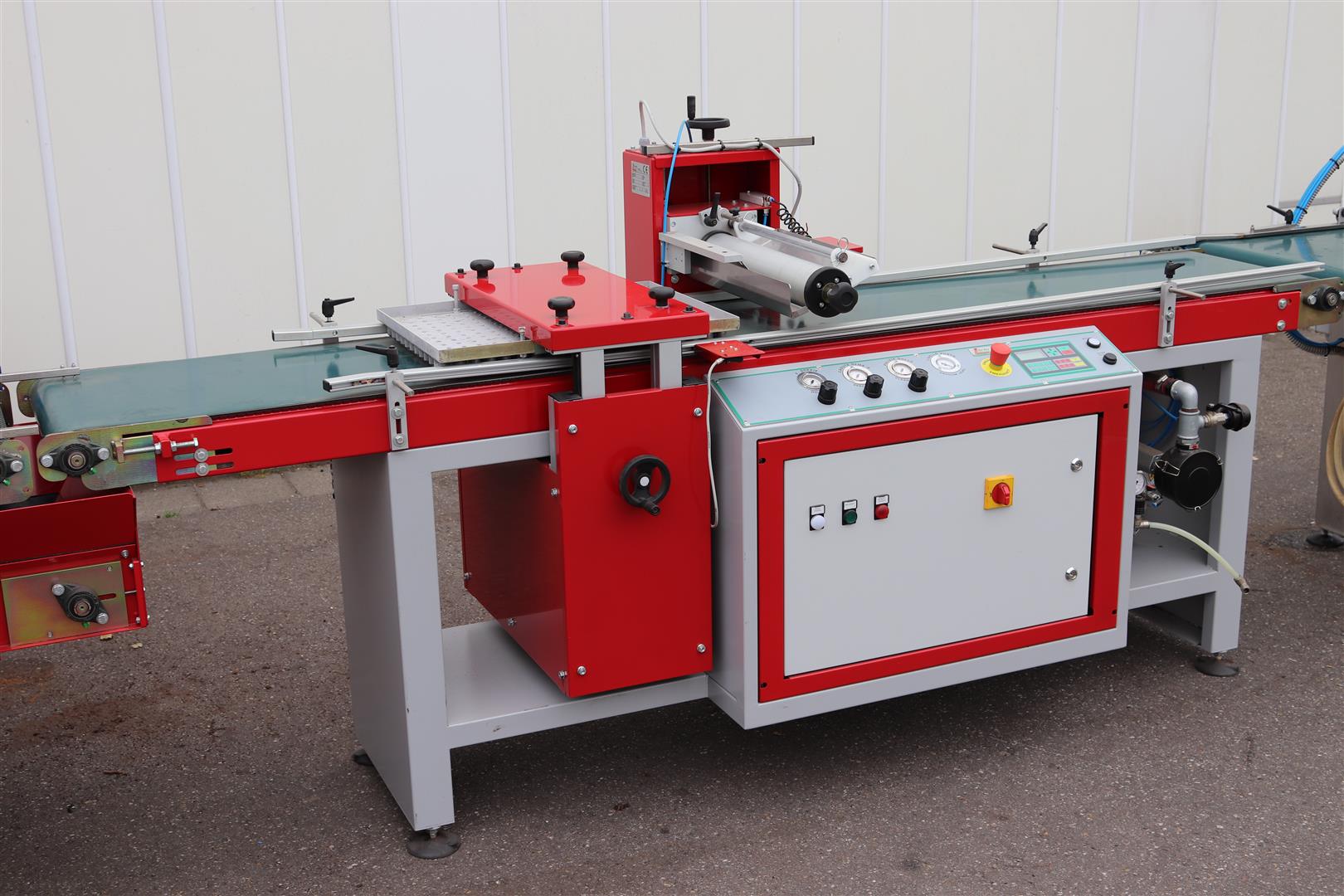Da Ros seeding line with pot in tray machine • Duijndam Machines