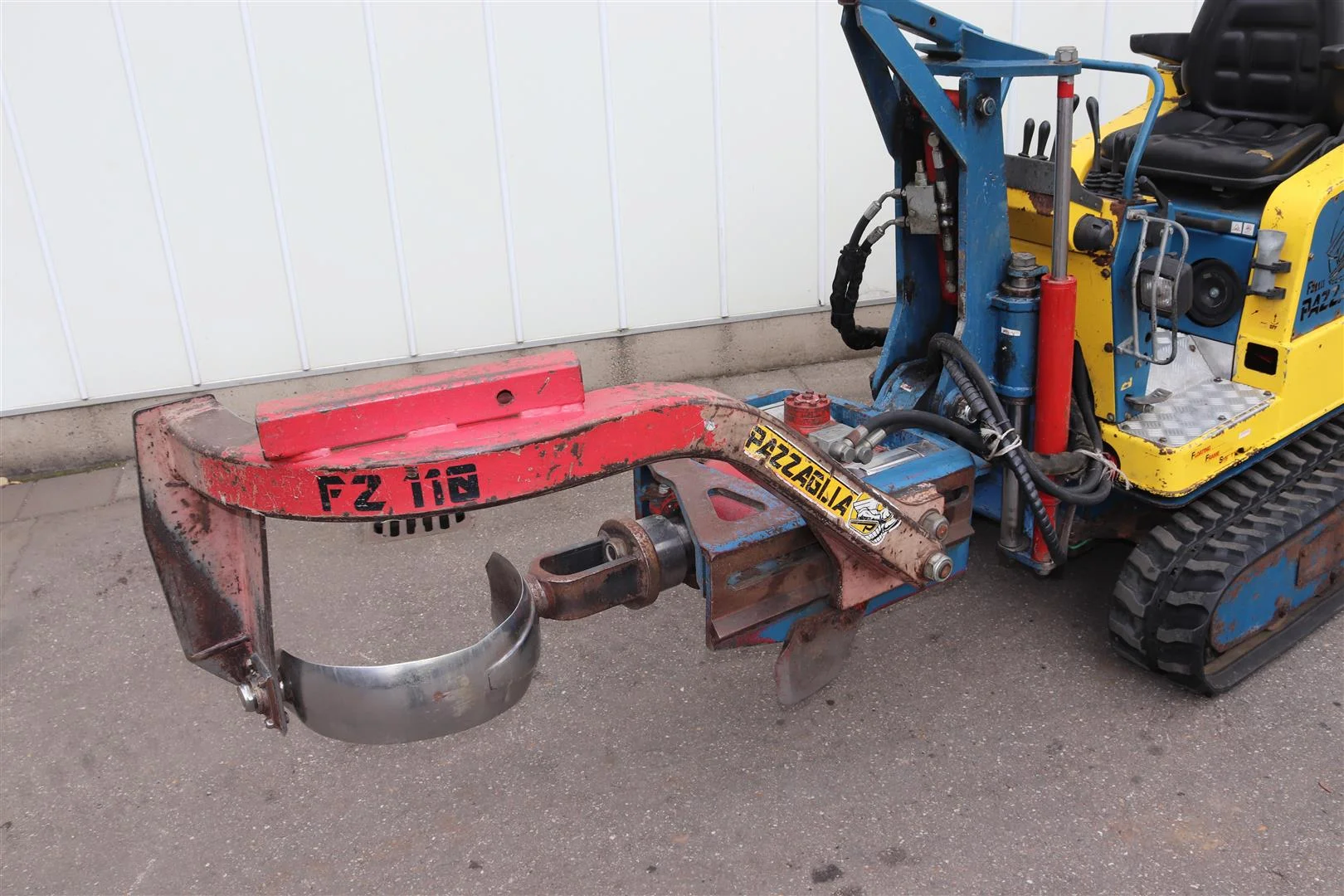 Pazzaglia FZ-110 AV Rootball digger • Duijndam Machines