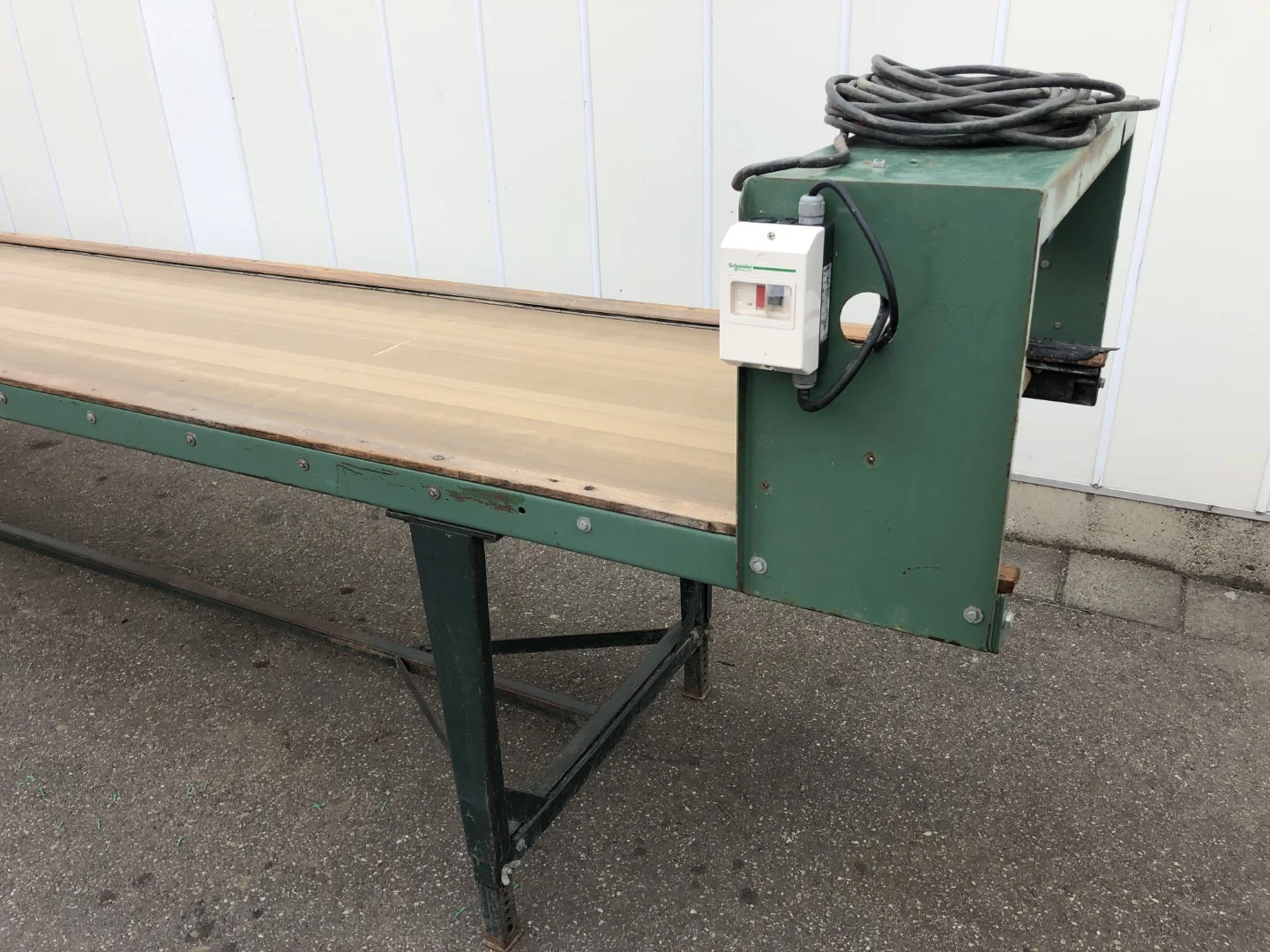 De Bruyn inspection conveyor with elevator • Duijndam Machines