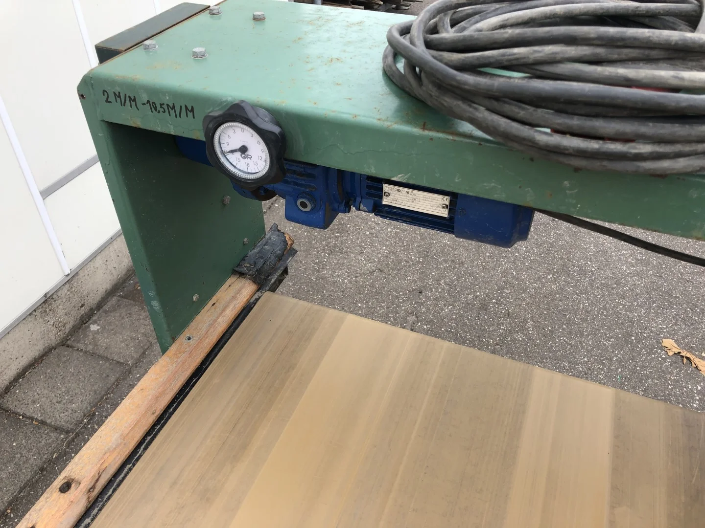 De Bruyn inspection conveyor with elevator • Duijndam Machines
