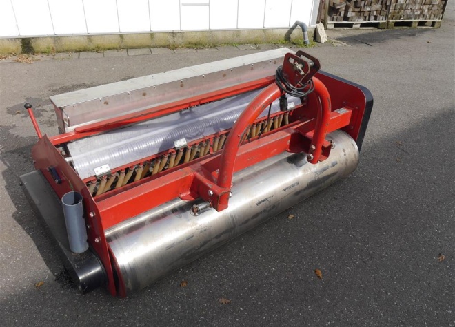 Dema mechanical seeder drill • Duijndam Machines