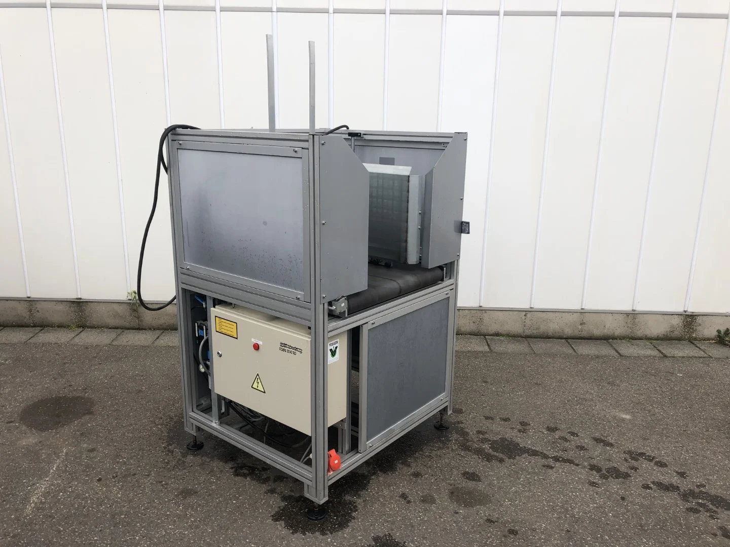 Visser tray dispenser / destacker for trays • Duijndam Machines