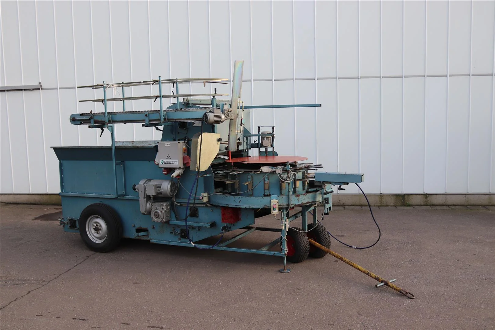 Dewa Demtec potting machine with potdispenser • Duijndam Machines