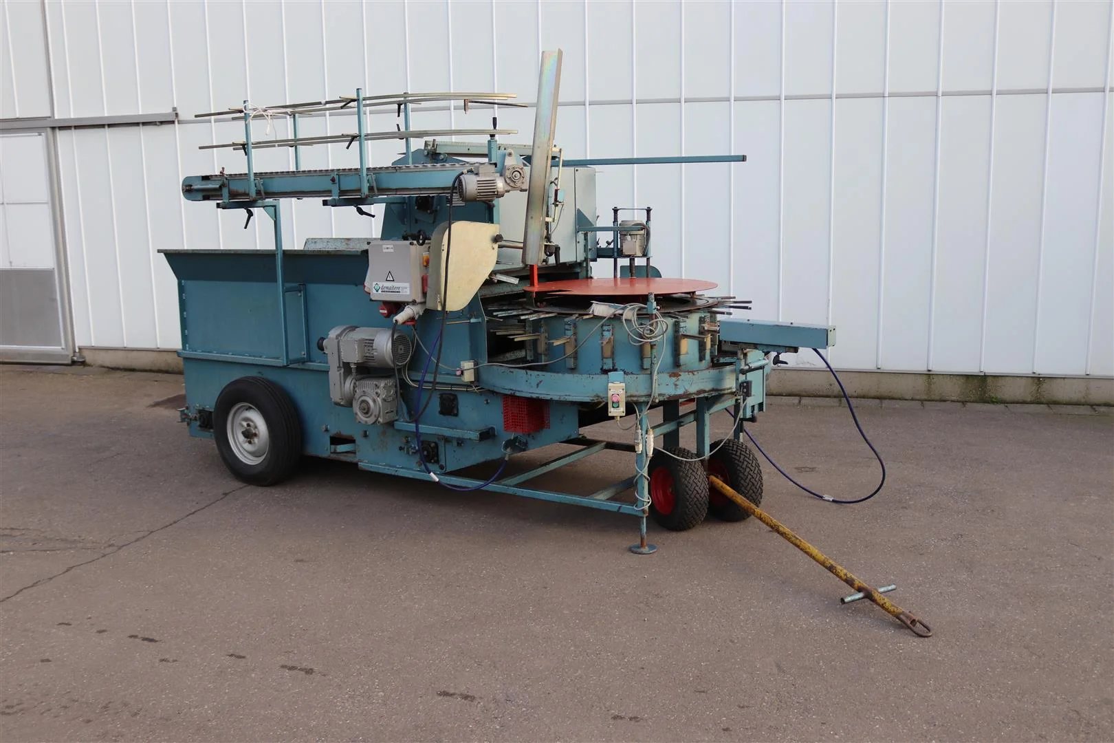Dewa Demtec potting machine with potdispenser • Duijndam Machines
