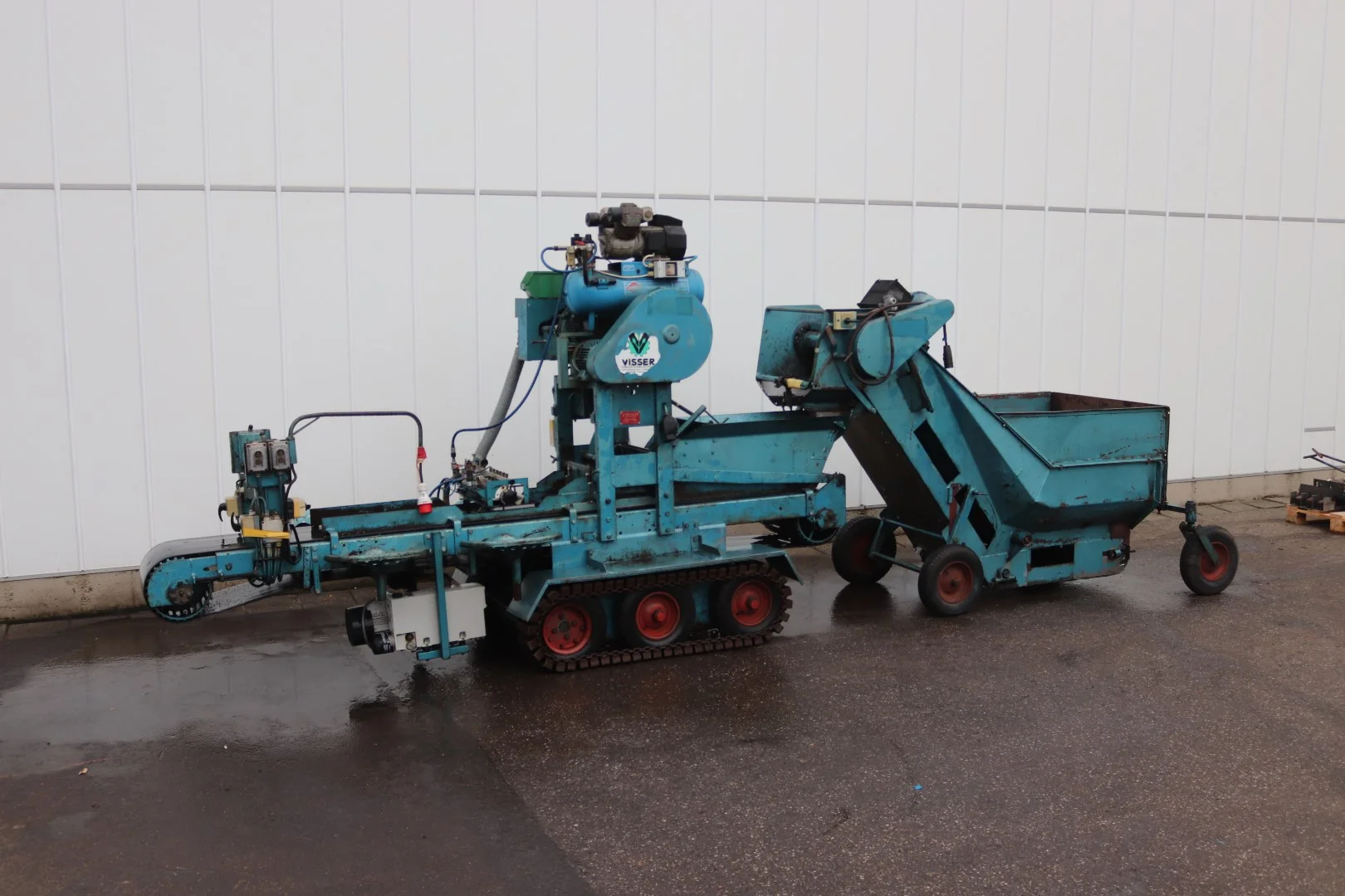 Visser / Dewa selfdriven soilblocking machine • Duijndam Machines