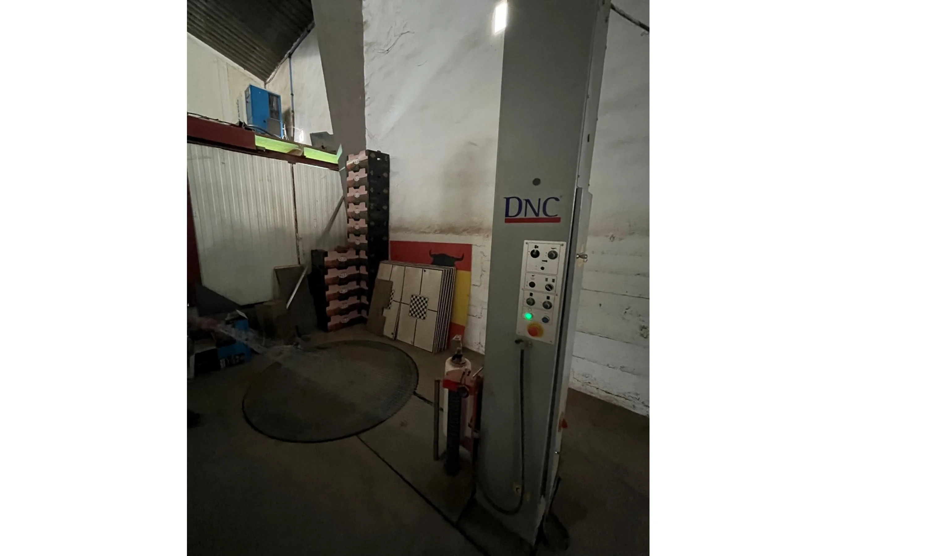 DNC Mido stretch wrapping machine • Duijndam Machines