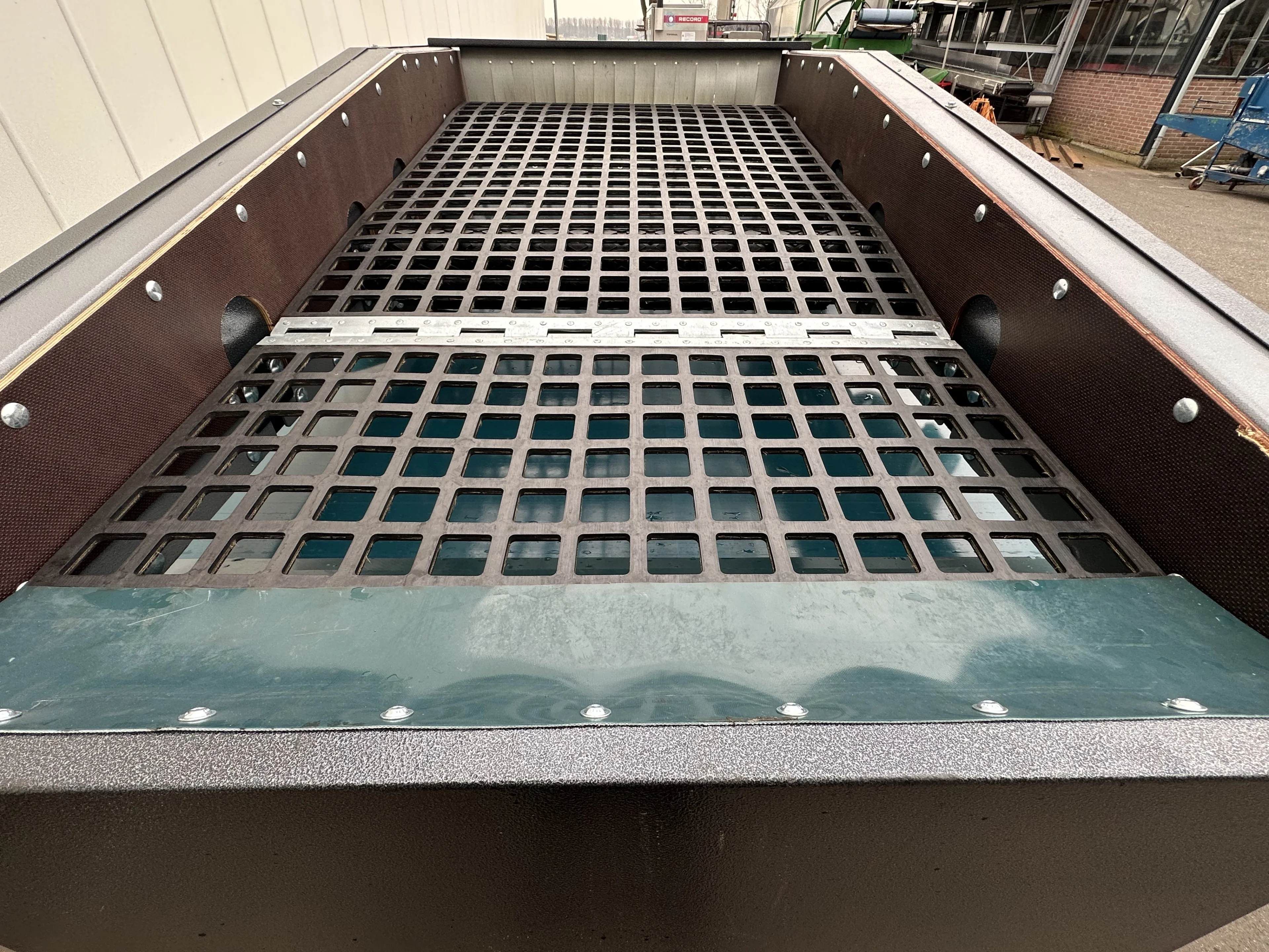 Domasz web grader belt sorting machine • Duijndam Machines