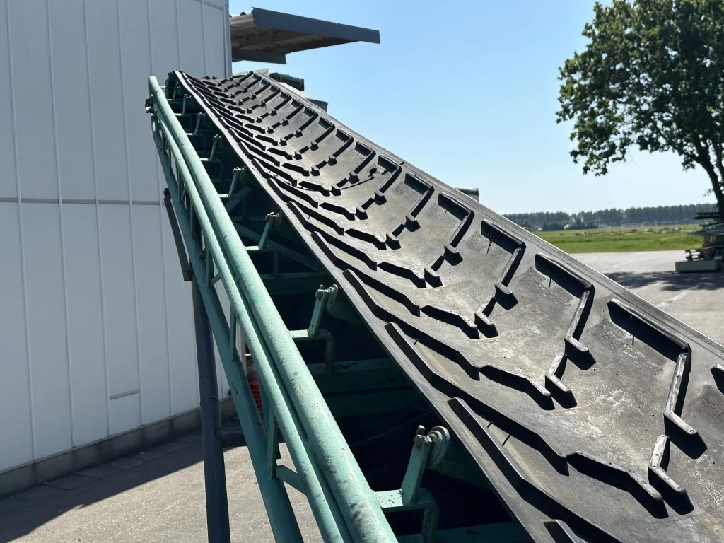 Douw Elevator conveyor • Duijndam Machines