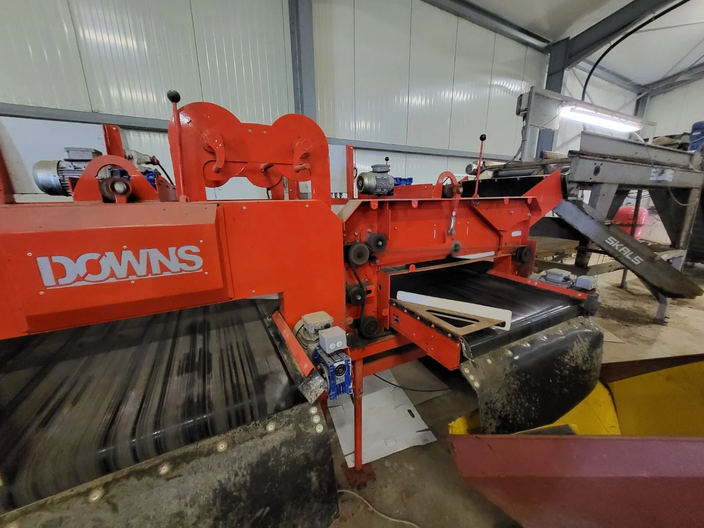 Downs CAL sorting machine for potatoes • Duijndam Machines Downs CAL sorting machine for potatoes • Duijndam Machines