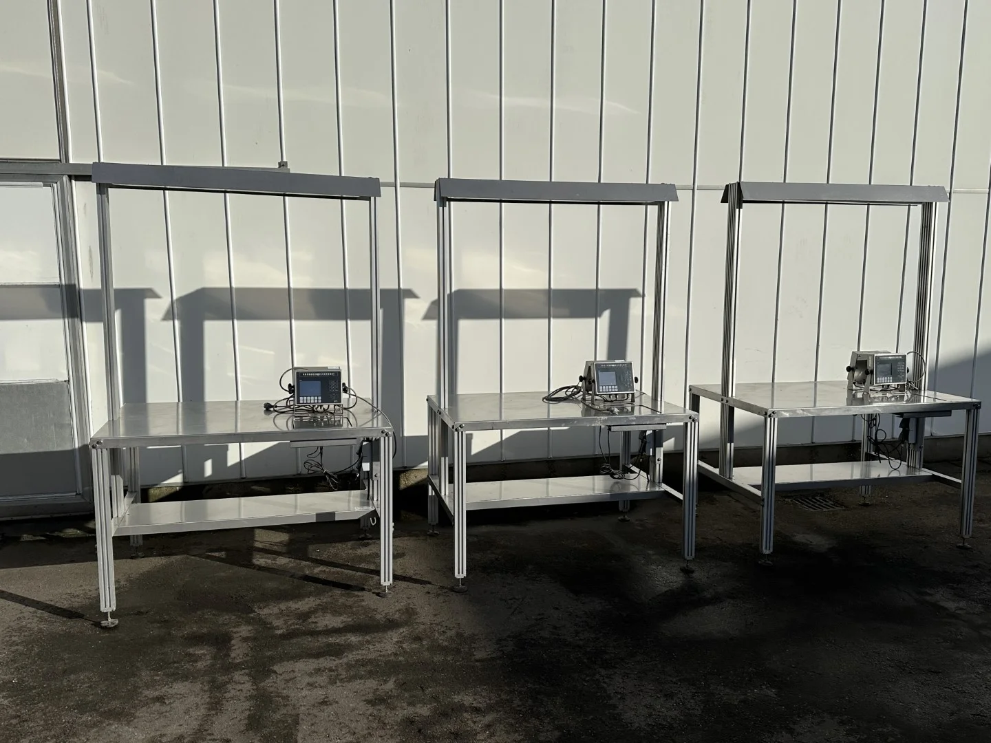 DTS V Stainless steel working table with aluminium legs and 2 DTS V ...