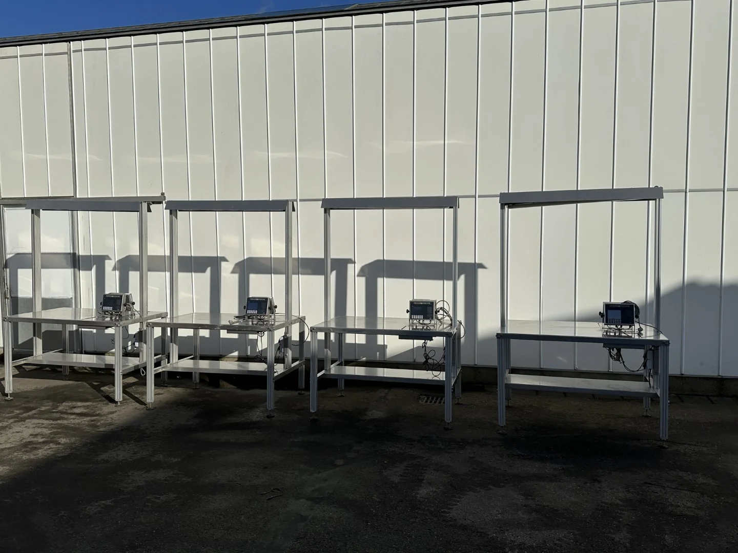 DTS V Stainless steel working table with aluminium legs and 2 DTS V ...