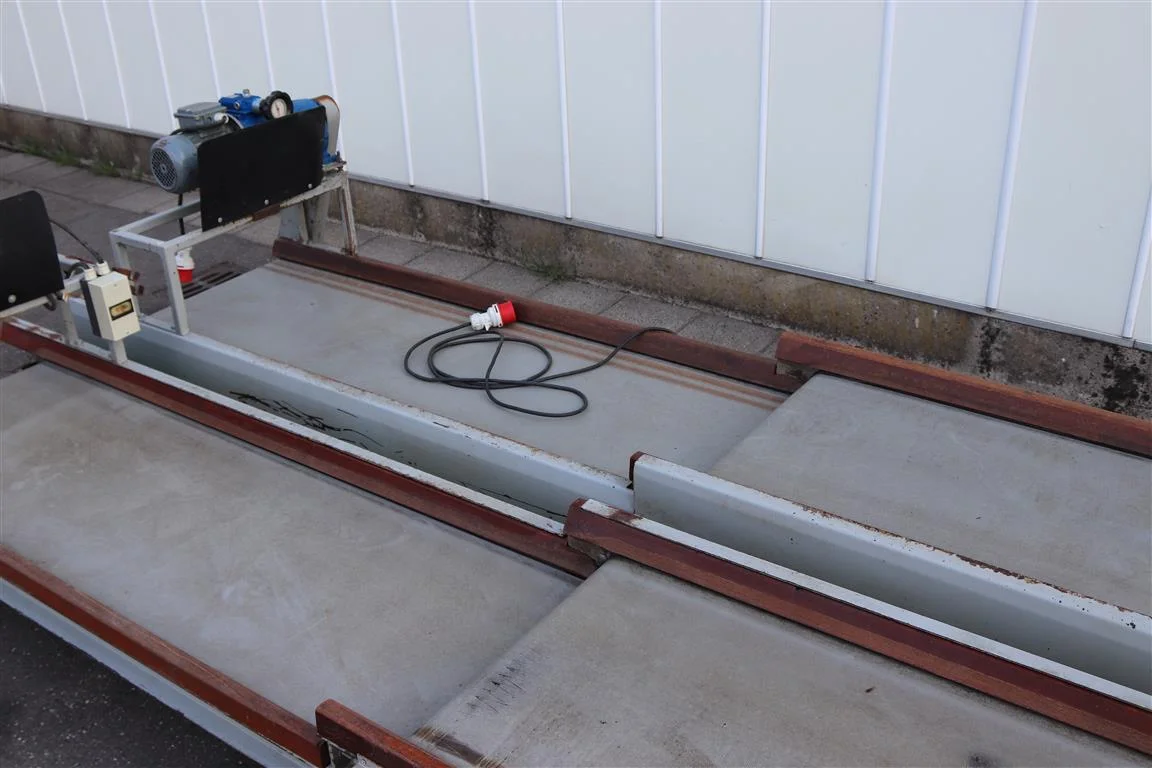 Double Inspection conveyor 380 cm x 60cm • Duijndam Machines