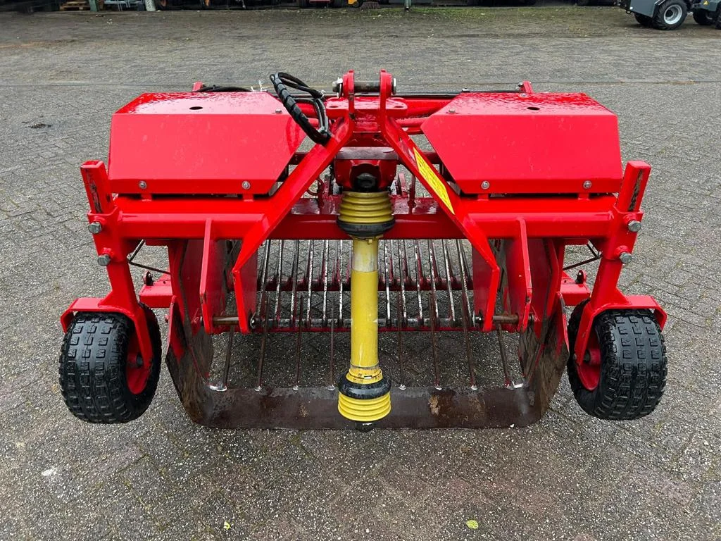 Elco SL3VBM bed lifter with 3 shaking grates • Duijndam Machines