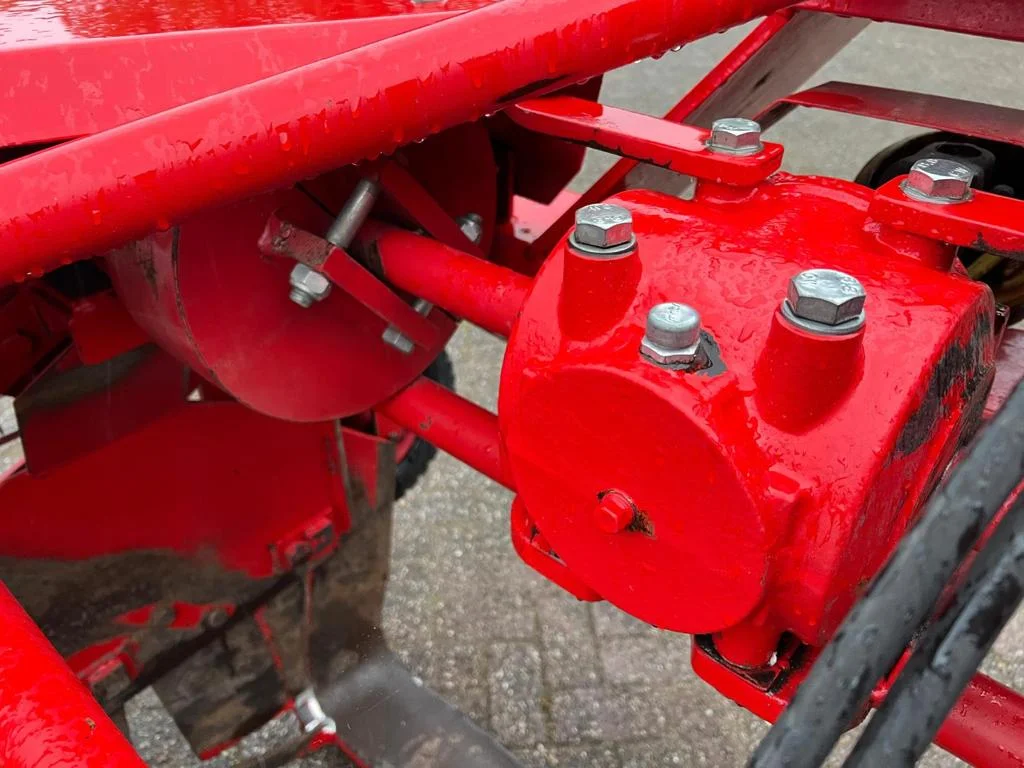 Elco SL3VBM bed lifter with 3 shaking grates • Duijndam Machines